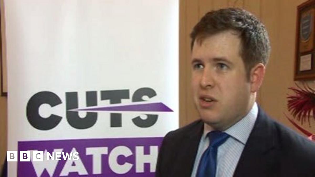 Oxfam boss Stephen Doughty is Labour by-election candidate - BBC News