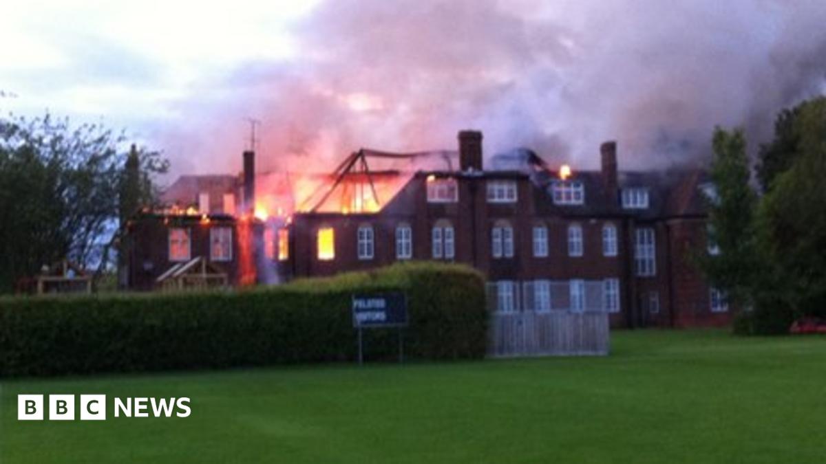 Fire-hit Felsted School's history 'goes up in smoke' - BBC News