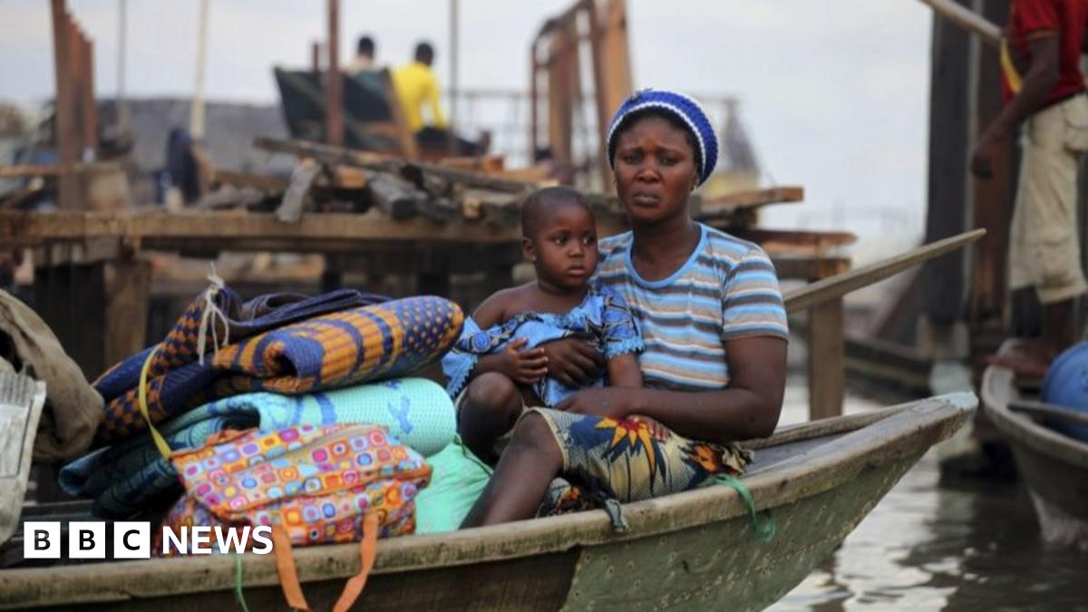 Lagos Makoko slums knocked down in Nigeria - BBC News