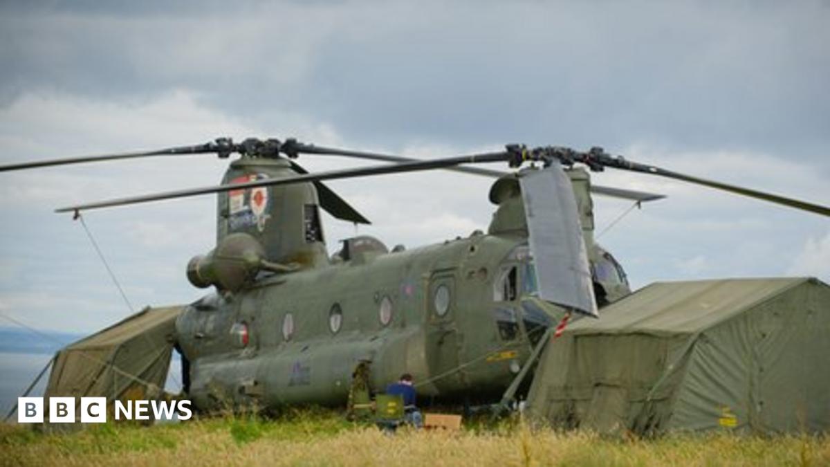RAF Chinook helicopter emergency landing near Saundersfoot - BBC News