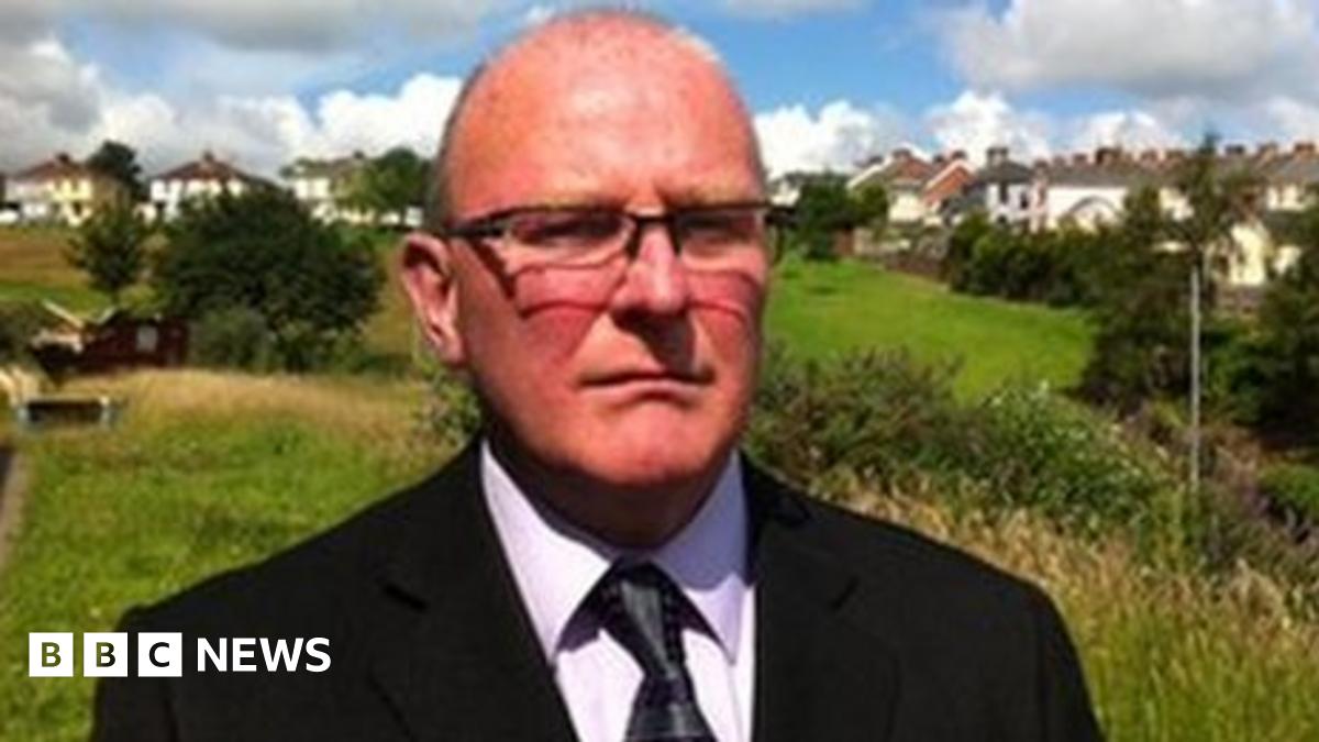 Derry mayor wants officer who ordered search sacked - BBC News