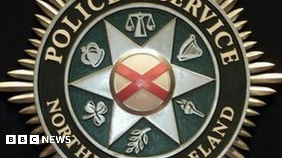 Two arrested after rioting in Londonderry - BBC News