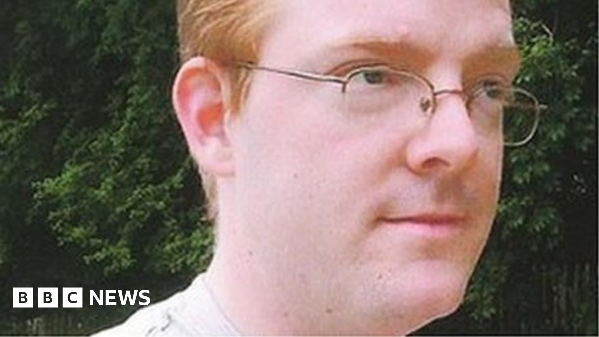 Family annihilation: Fathers who kill their children - BBC News