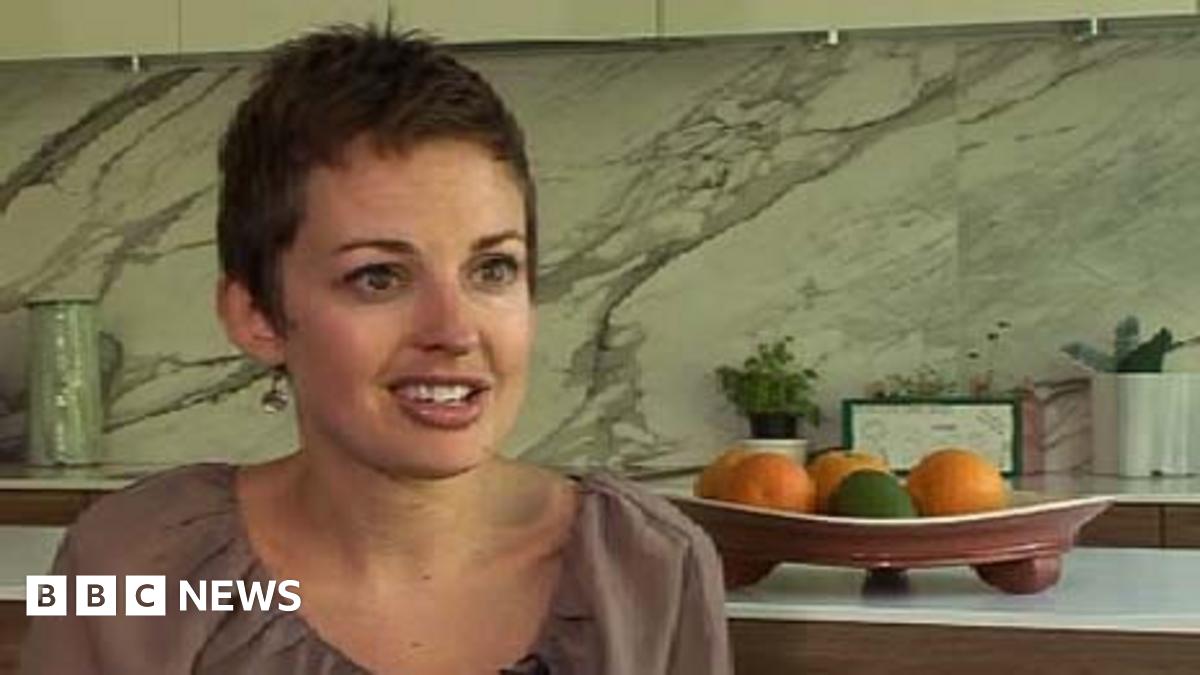 House-sitters aim to avoid high rents - BBC News