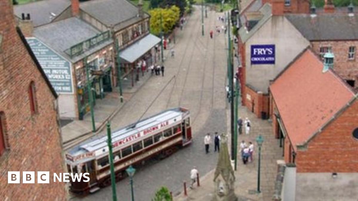 Boy dies after Beamish museum traction engine accident - BBC News