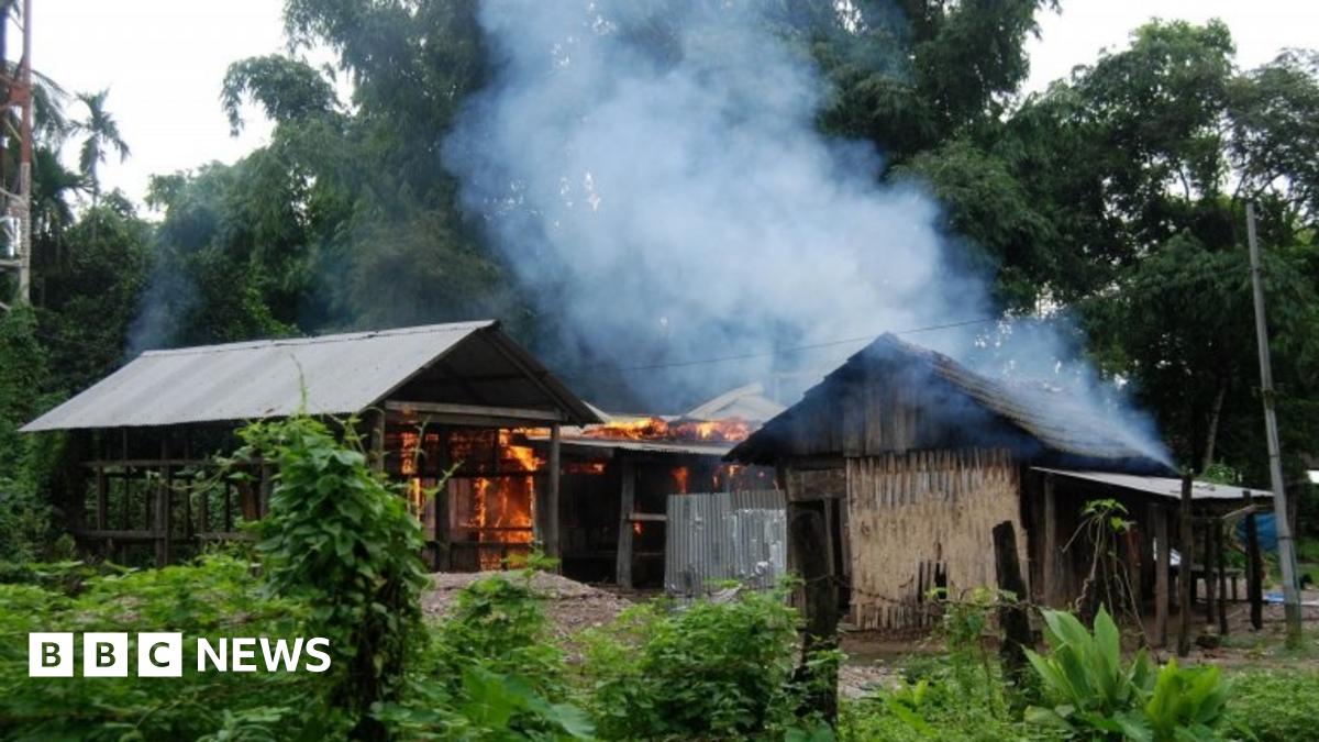 India's Assam issues 'shoot on sight' orders amid violence - BBC News