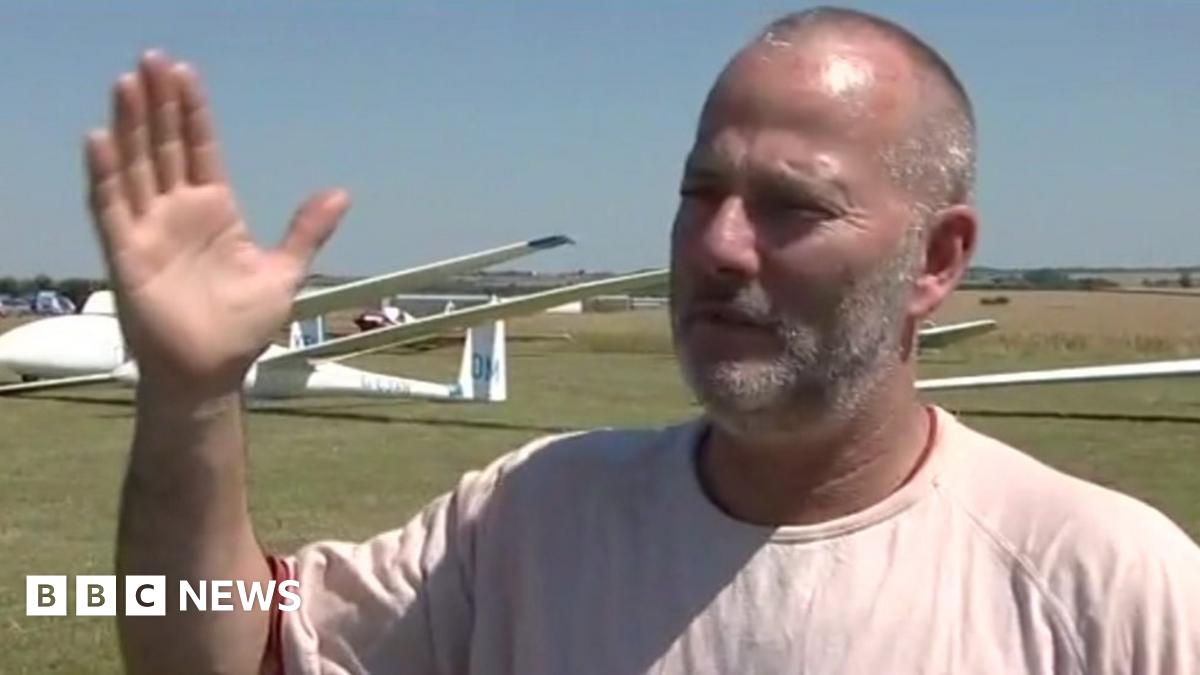 Newmarket glider crash: Pilot Gerrard Dale describes collision - BBC News