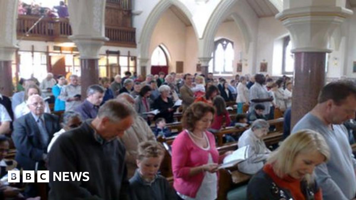 Church of England congregation numbers rise in Devon - BBC News