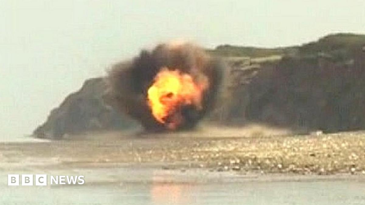 Mappleton beach's remaining munitions destroyed - BBC News
