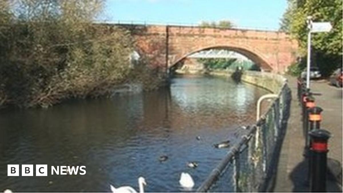 New pipeline to cut water taken from River Kennet - BBC News