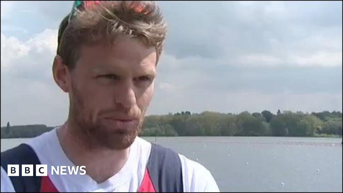 Three Coleraine rowers hoping for gold at London Olympics - BBC News
