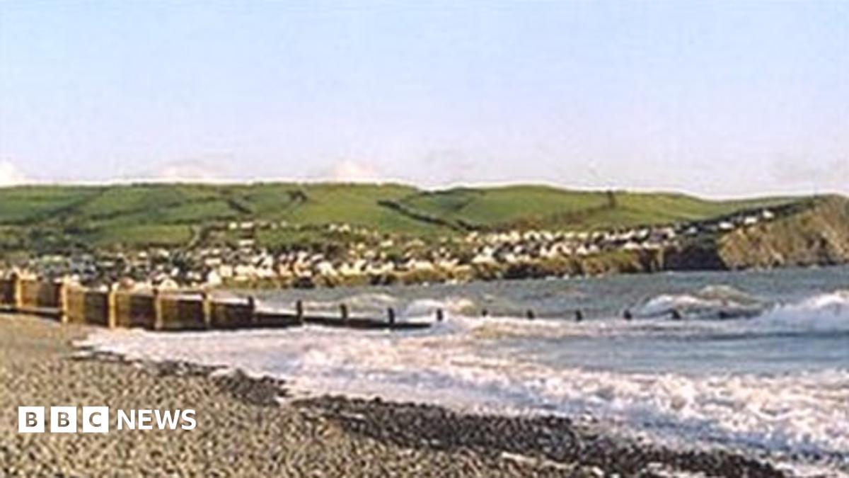Landslip damages section of Wales Coast Path near Borth - BBC News