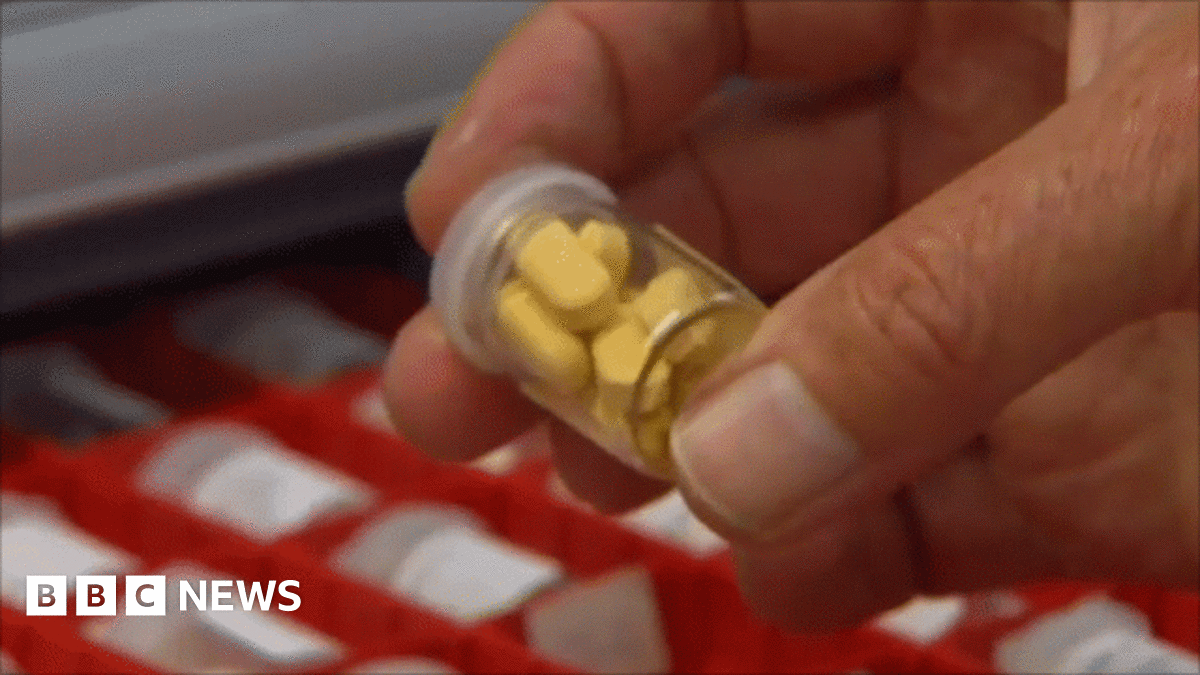 Government bans 'legal highs' NBOMe and Benzo Fury - BBC News