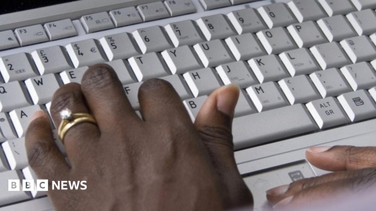 Computer hacking at university admitted by student - BBC News