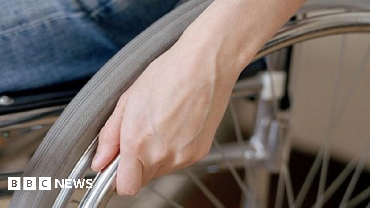 Benefit cheats 'colour attitudes to disabled people' - BBC News