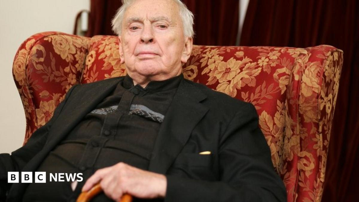 Obituary: Gore Vidal - BBC News
