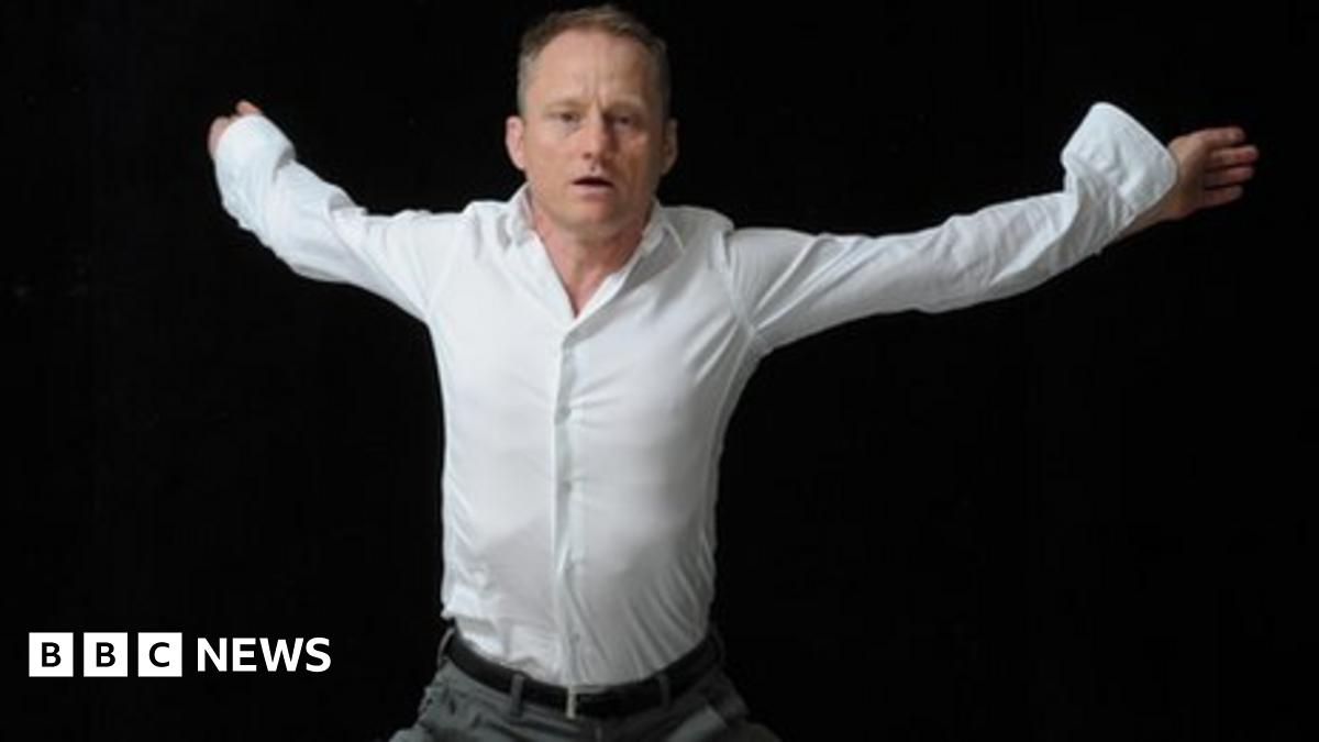 Dancer Nigel Charnock dies of cancer, aged 52 - BBC News