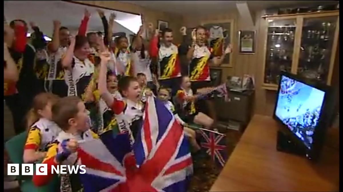 Victoria Pendleton backed in Stotfold and Mildenhall - BBC News