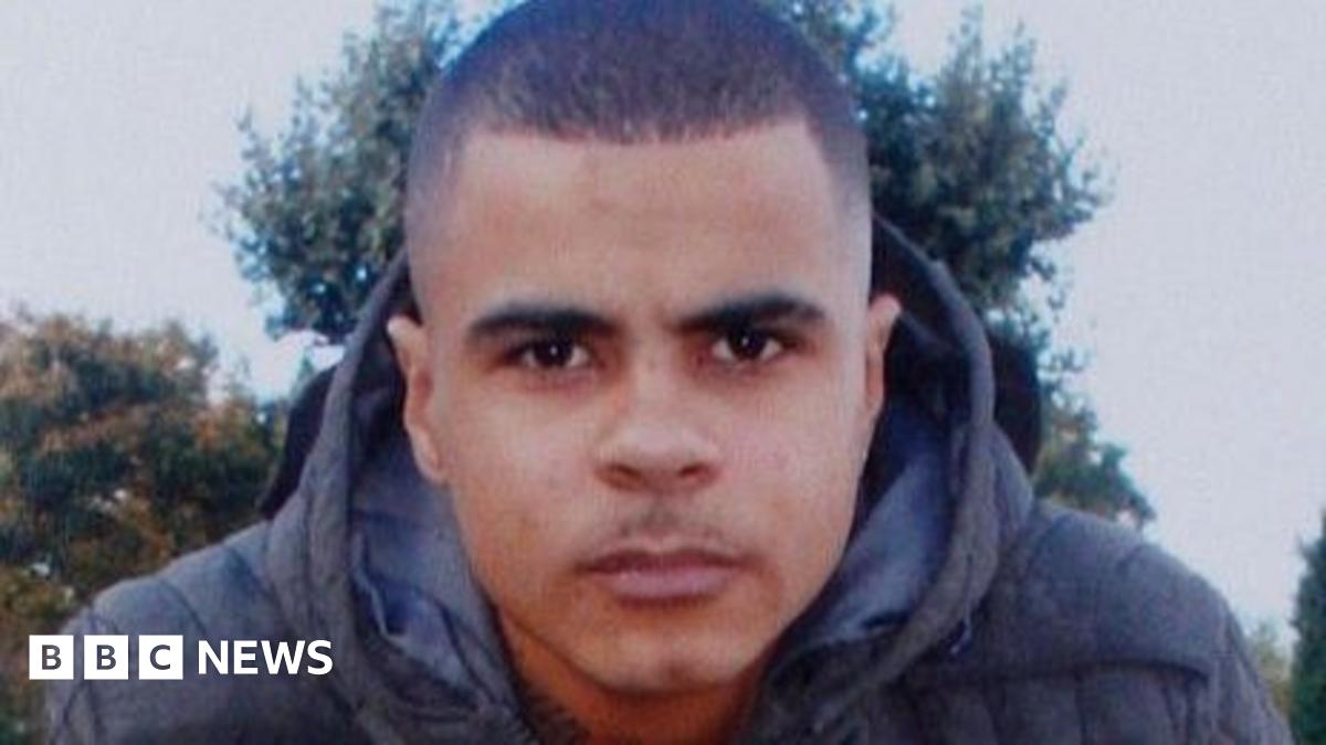 London riots: Mark Duggan's mother seeks justice for son - BBC News
