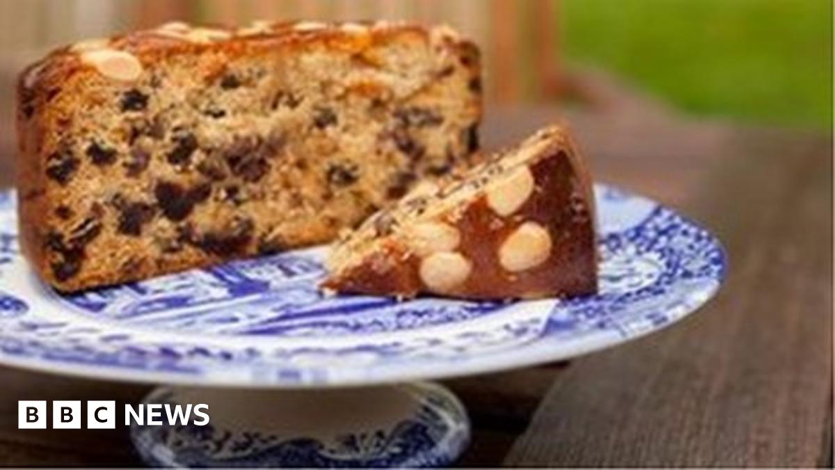 Single Dundee Cake recipe sought - BBC News