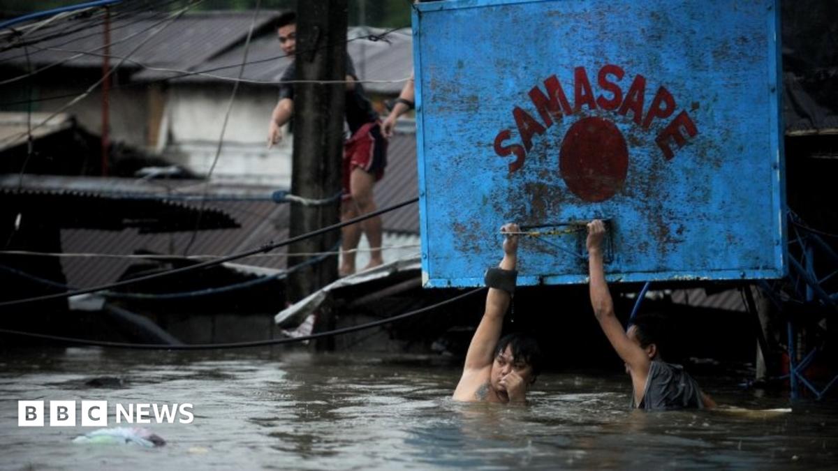 Philippine floods: Nineteen dead as rain continues - BBC News