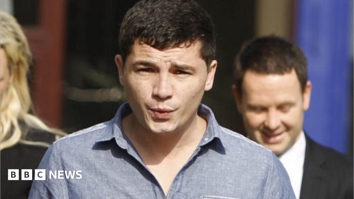 EastEnders actor Jody Latham faces cannabis charge - BBC News
