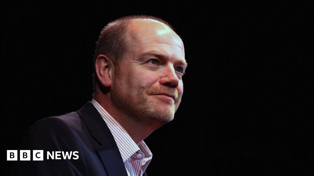 Ex-BBC Mark Thompson starts as New York Times boss - BBC News