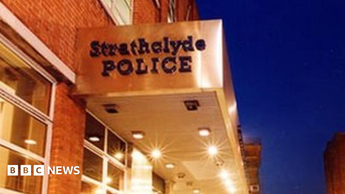 Strathclyde Police 'may cut' public access to stations - BBC News