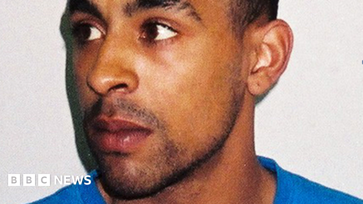 Man jailed for 'vicious' robbery in Lower Rudge - BBC News