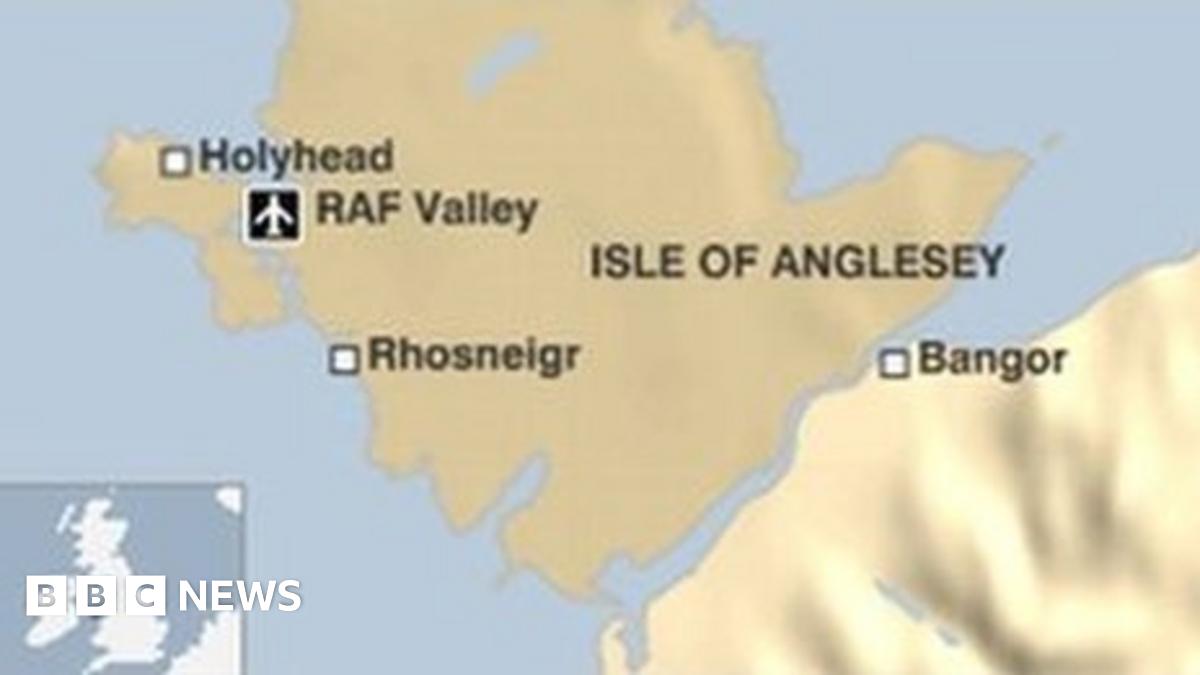Girls rescued by RAF helicopter from Cymyran Beach, Rhosneigr - BBC News