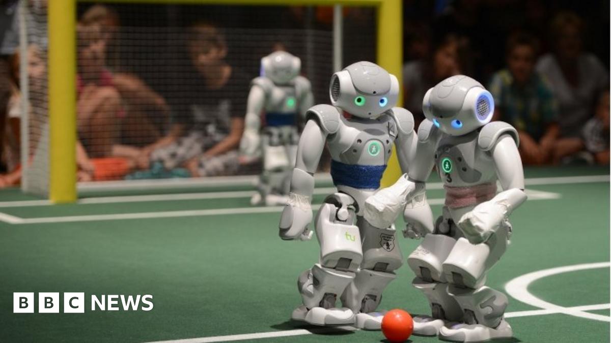 Robots in Bristol for FIRA RoboWorld Cup - BBC News