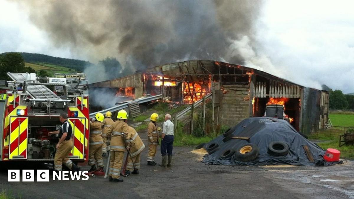 Fire destroys barn near Moniaive Primary School - BBC News