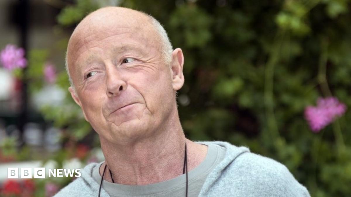 Tony Scott's death confirmed suicide - BBC News