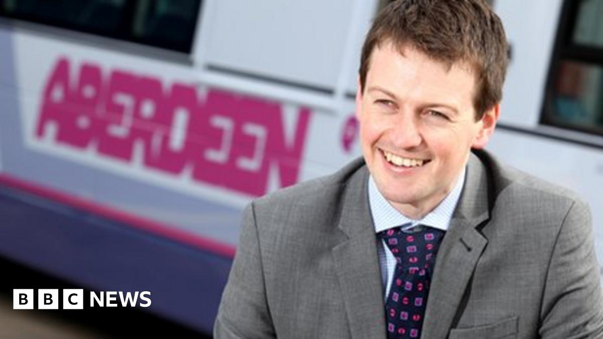 First bus staff in Aberdeen set for ballot on pay - BBC News