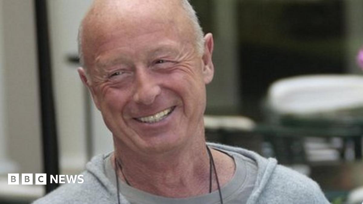 Tom Cruise leads tributes to director Tony Scott - BBC News