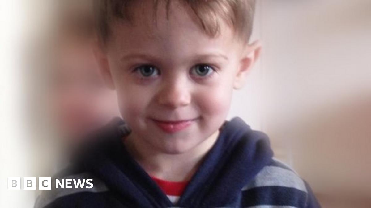 Body found at Burnham-on-Sea is missing boy Dylan Cecil - BBC News