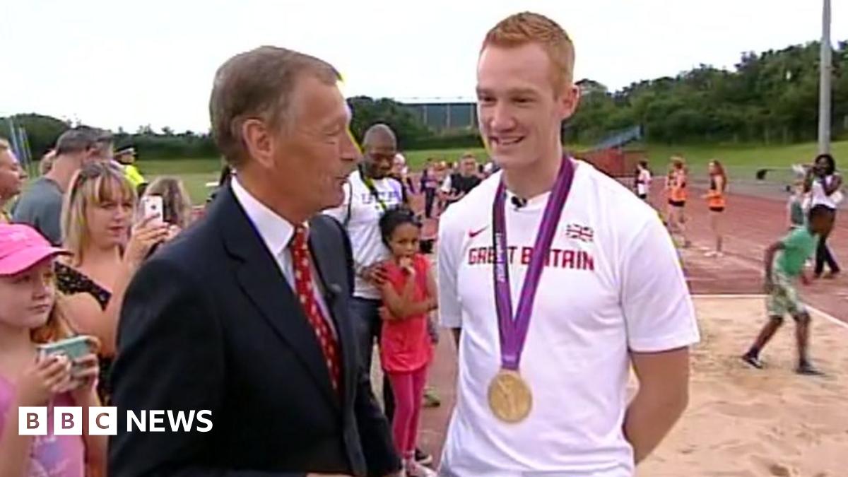 Greg Rutherford returns to Milton Keynes athletics club - BBC News