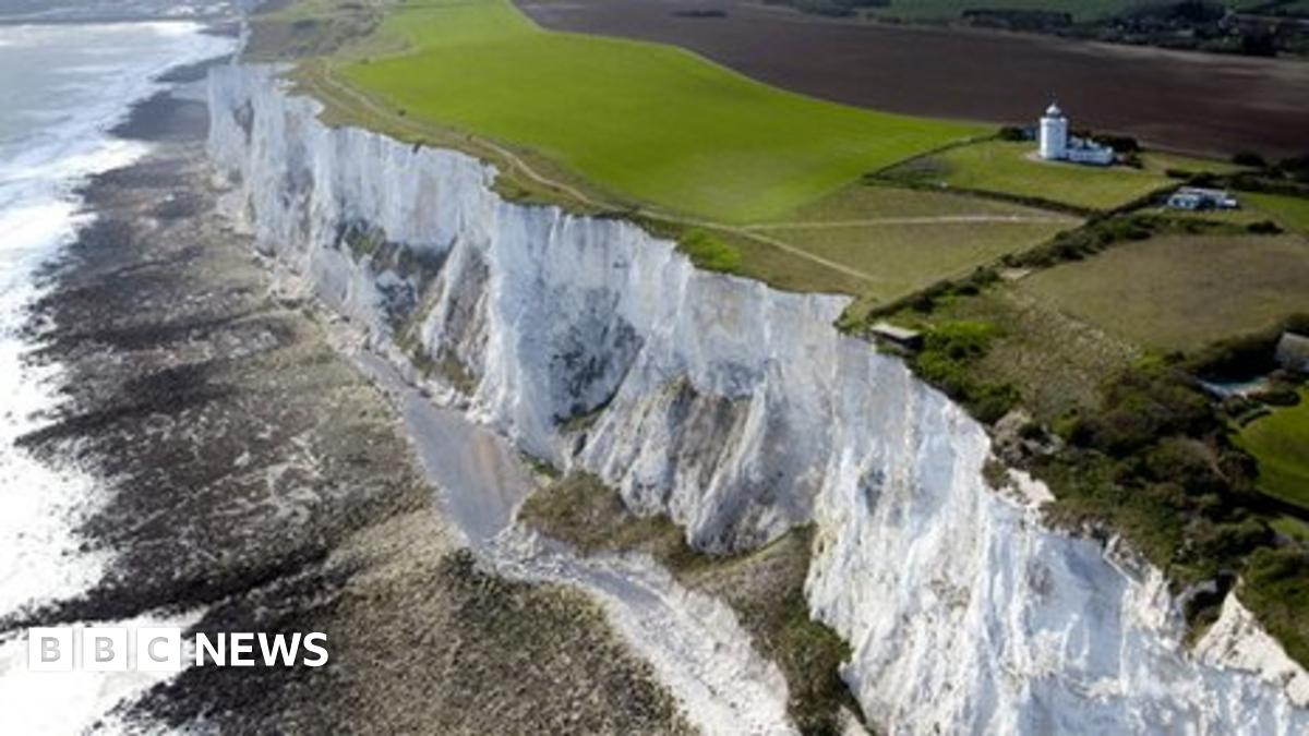 White Cliffs of Dover: Why are they so important to the British? - BBC News