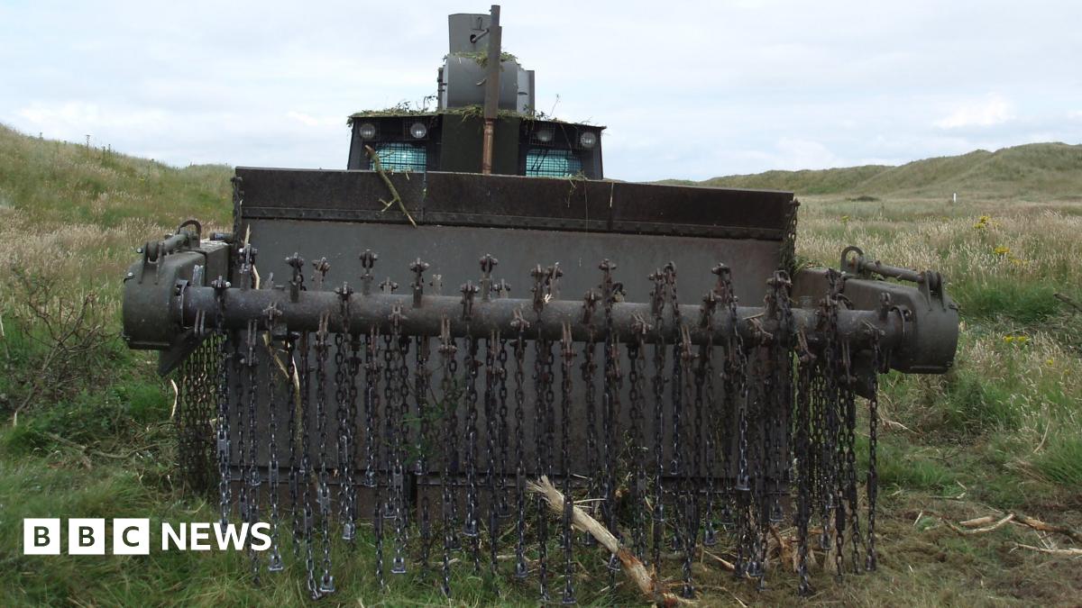 Warzone mine clearer used on Scottish nature reserve - BBC News