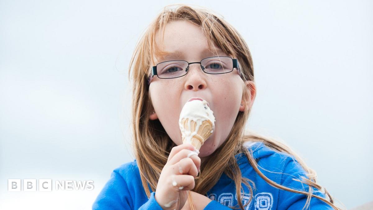 Welsh cake-flavoured ice cream joins host of unusual recipes - BBC News