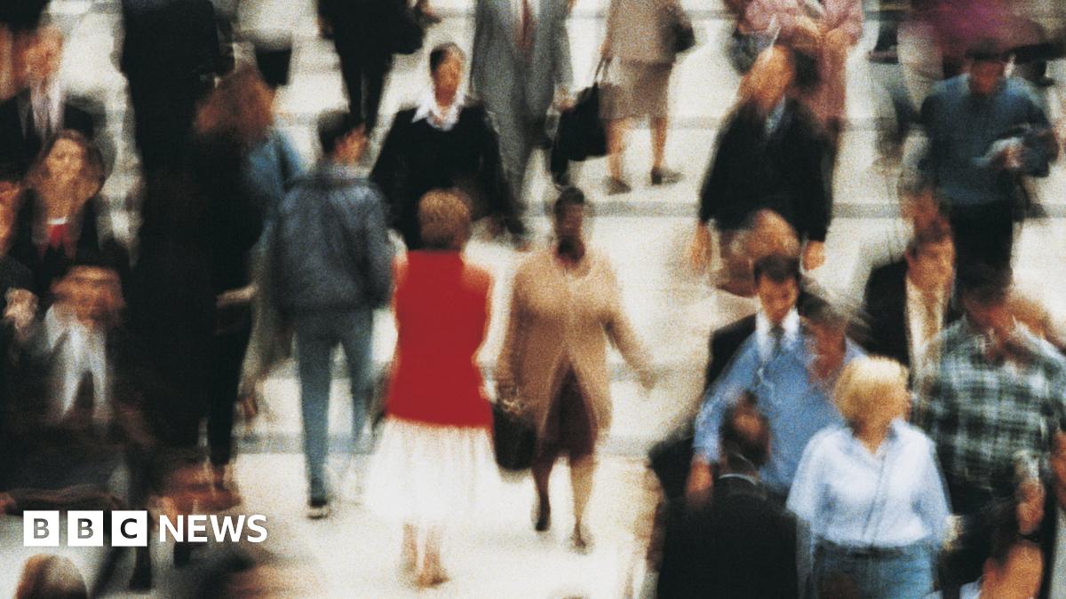 What happens when someone goes missing? - BBC News