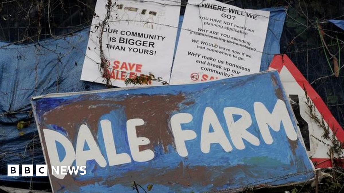 Dale Farm travellers' pitch plan for Basildon - BBC News