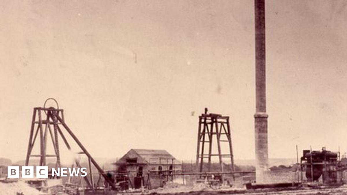 Kent Miners Festival marks Snowdown pit centenary - BBC News