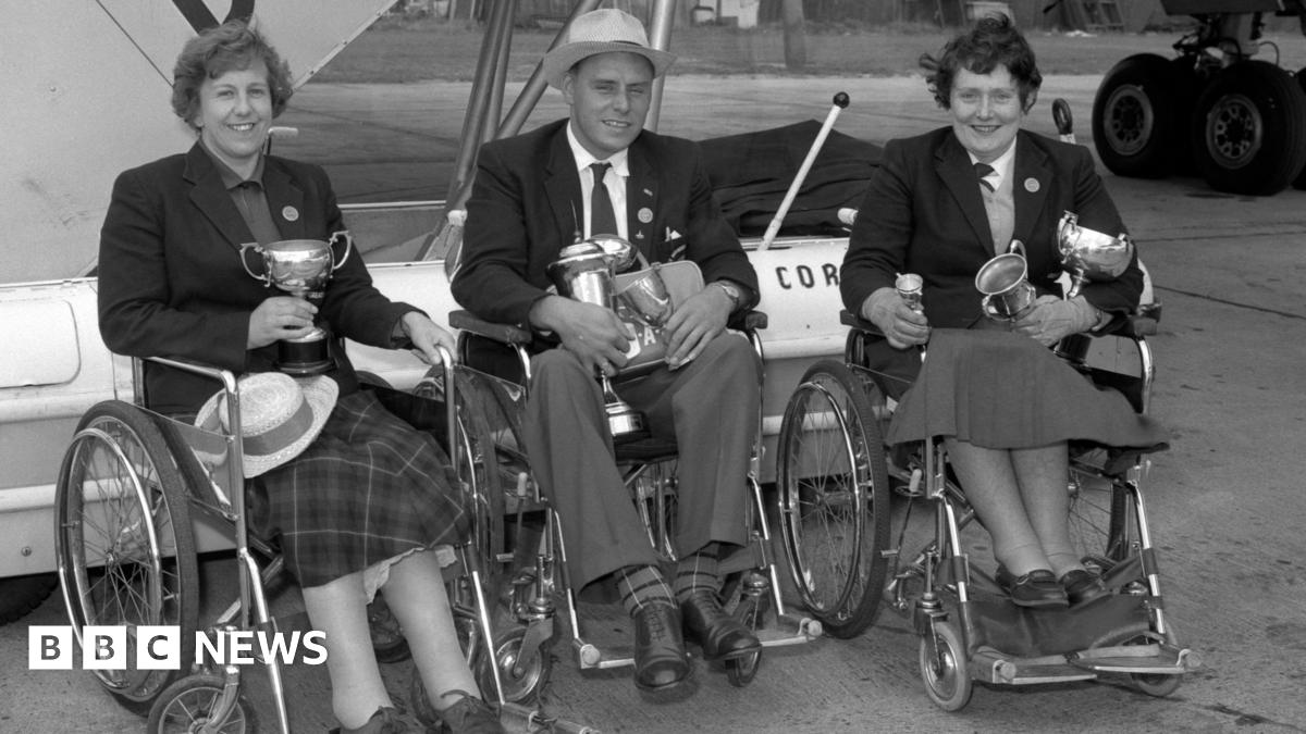 Carried by soldiers, no score-keepers at 1960 Paralympics - BBC News
