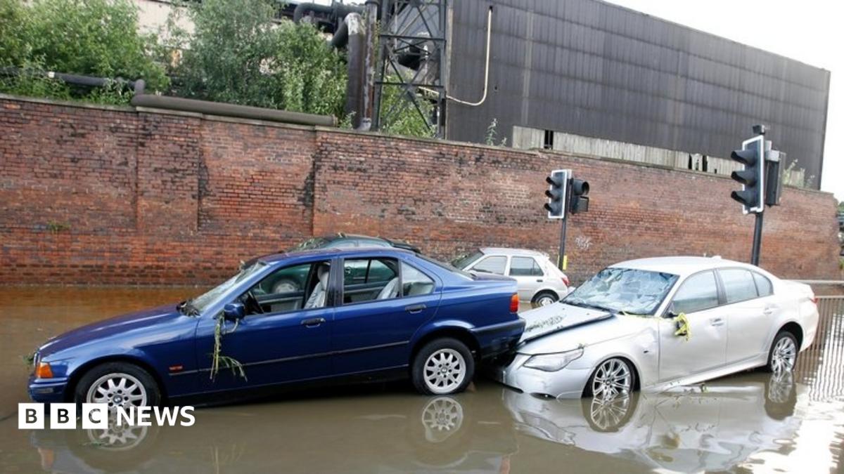 Sheffield flood defence scheme 'could save businesses' - BBC News