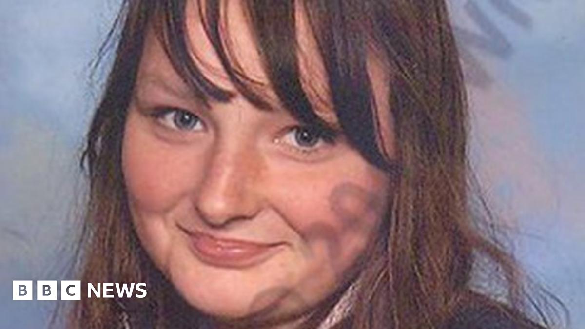 Missing Beverley girl Jessica Blake sparks major search - BBC News