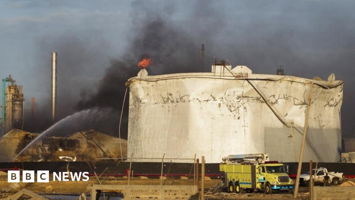 Fires at Venezuela's Amuay refinery 'extinguished' - BBC News