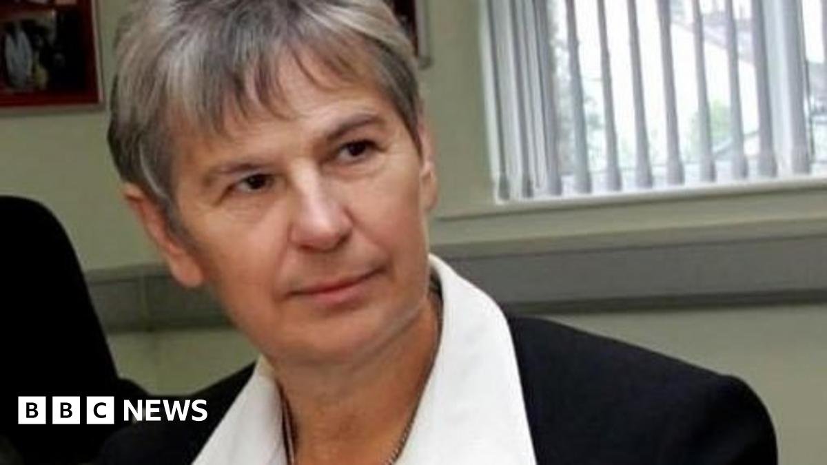 Parents' shock at death threat to Dr Annabel Scott - BBC News