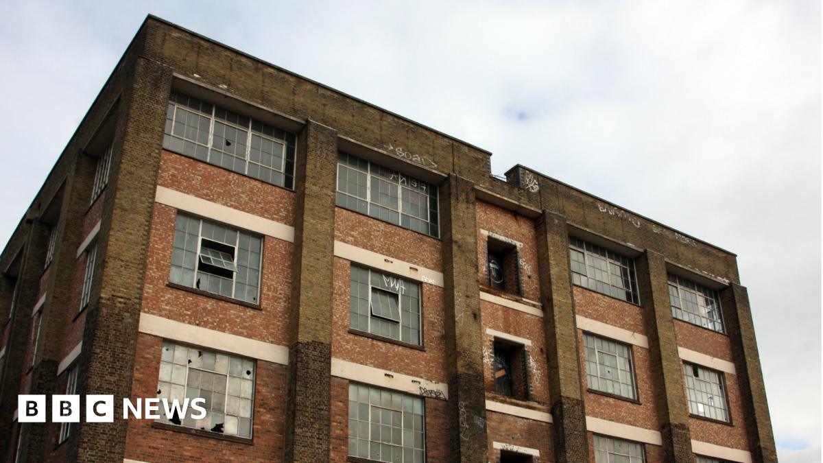 Squatting: Your stories - BBC News