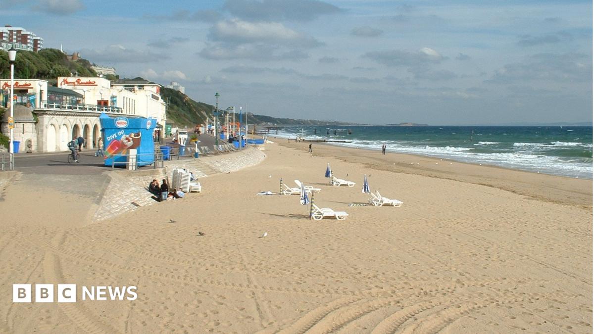 Bournemouth coastal erosion plans 'to protect 3000 homes' - BBC News